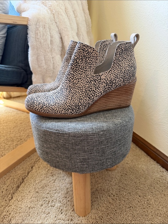 Toms | Shoes | Toms Kallie Bootie In Macadamia Mini Cheetah Beige And ...